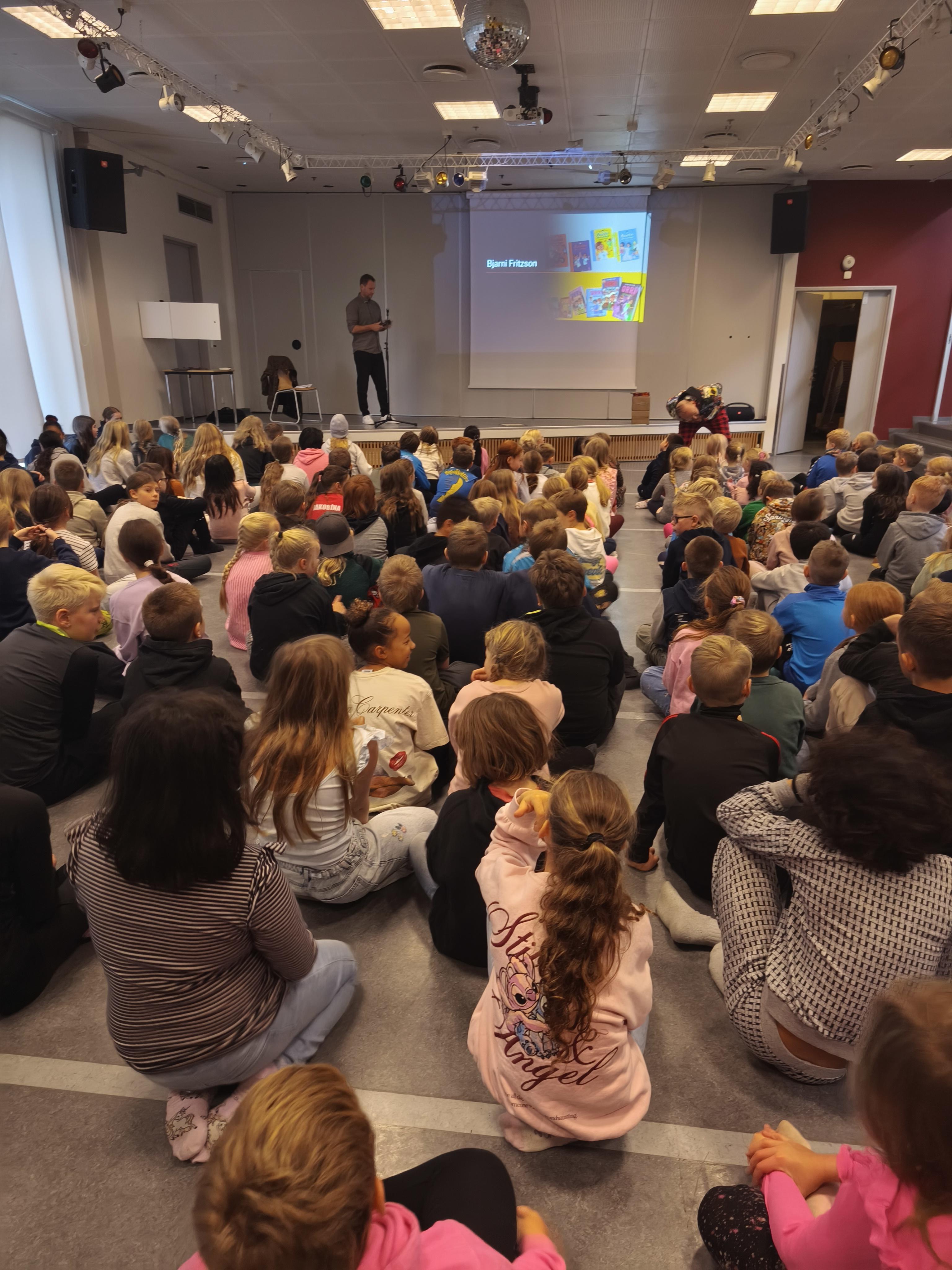 Gunnar Helgason og Bjarni Fritzson | Engjaskóli